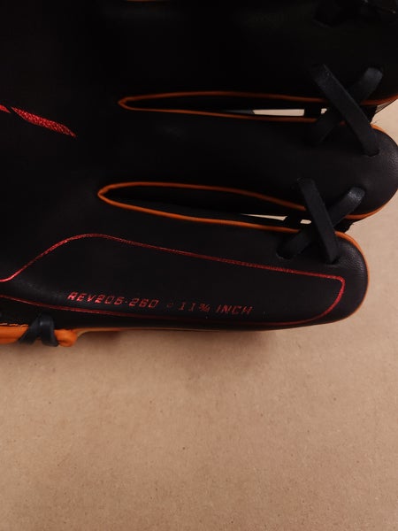 New May 2025 GOTM Rawlings Right Hand Throw Infield REV1X Baseball Glove 11.75" | SidelineSwap ...