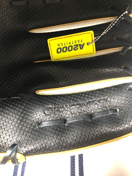 2023 WILSON A2000 SCV125 - 12.5" FASTPITCH GLOVE - RHT | SidelineSwap ...