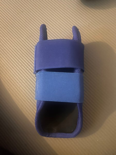 SPIDERZ Elbow Guard Used Once | SidelineSwap | Buy and Sell on SidelineSwap