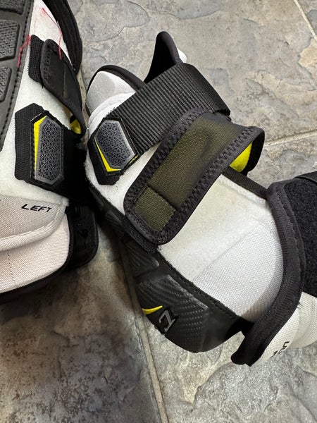 Senior New Large CCM Ultra Pro Pro Stock Elbow Pads (EPTKL-SR ...
