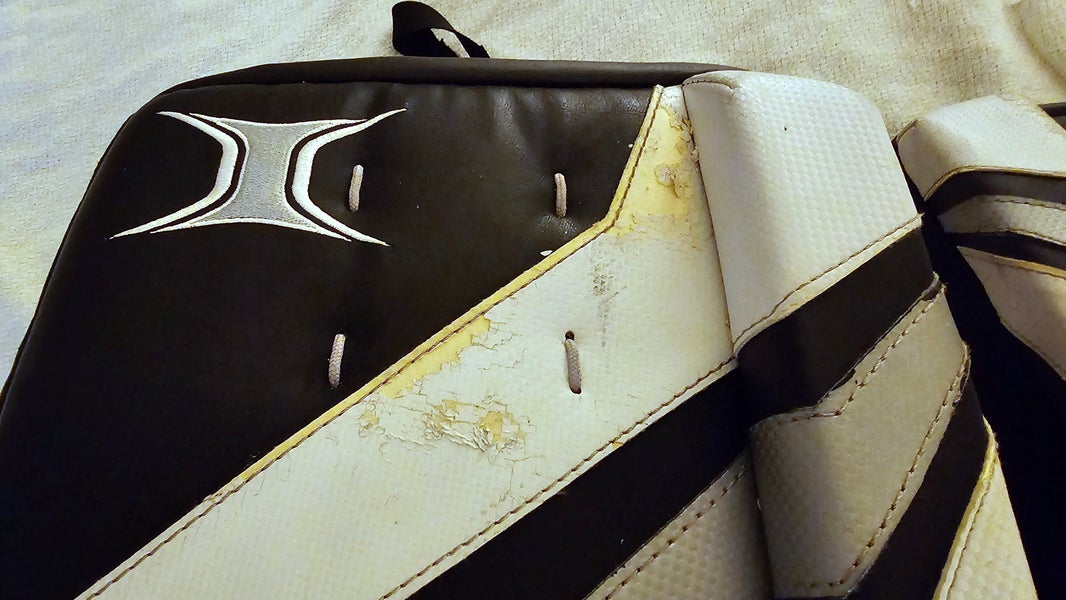 32" Itech Prodigy Goalie Leg Pads (Used) | SidelineSwap | Buy and Sell ...