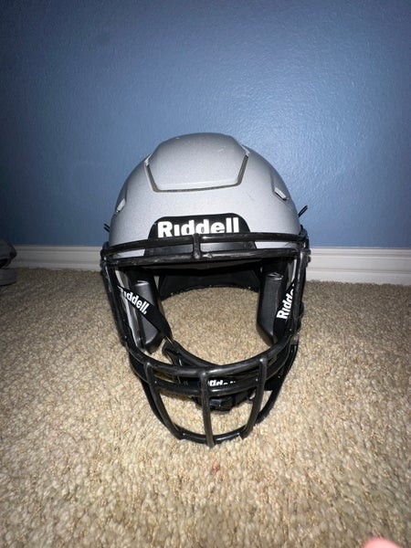 Large Adult Riddell SpeedFlex Helmet (Used) | SidelineSwap | Buy and ...