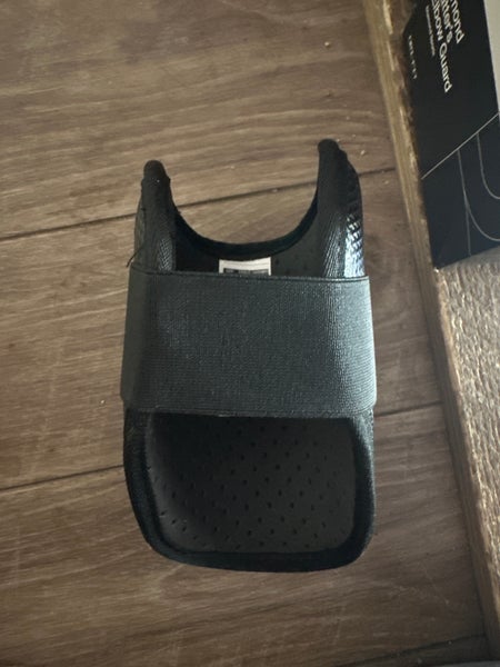 Nike diamond batters elbow guard | SidelineSwap | Buy and Sell on ...