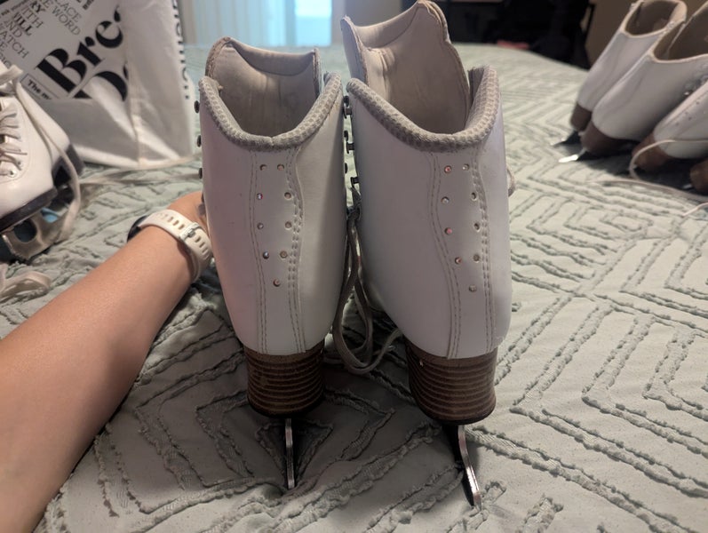 Jackson Ultima Figure Skates B Junior 2 (Used) | SidelineSwap | Buy and ...