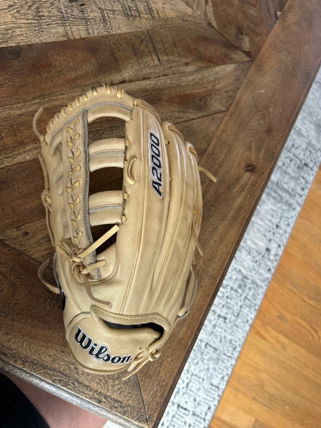 Wilson Left Hand Throw Outfield A2000 1810 Baseball Glove 12.75" (Used ...