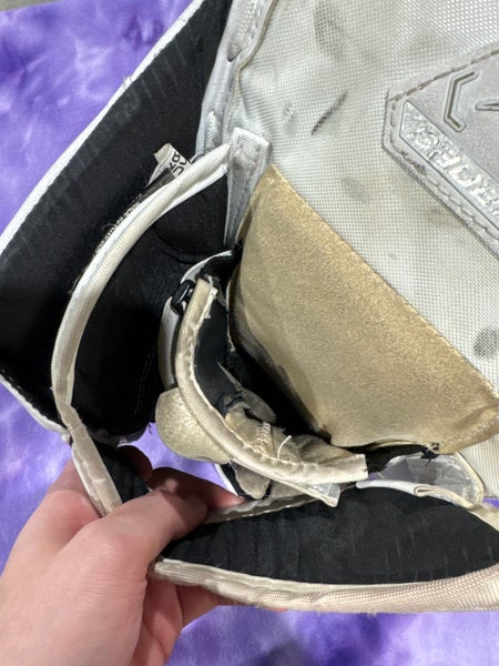 White Intermediate Bauer M5 Pro Blockers Regular (Used) | SidelineSwap ...