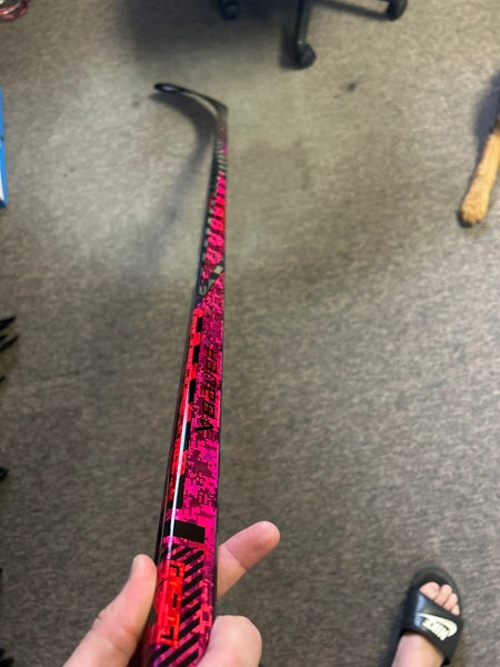 2x Senior Bauer Twitch RED Right Handed Hockey Stick P28 (New ...