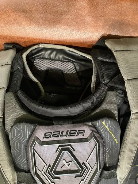 Medium Bauer Mach Goalie Chest Protector With Extras (Used ...