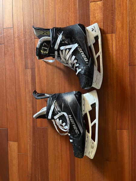Custom Black Bauer Vapor Hyperlite 2 Hockey Skates Size 9 (Used ...