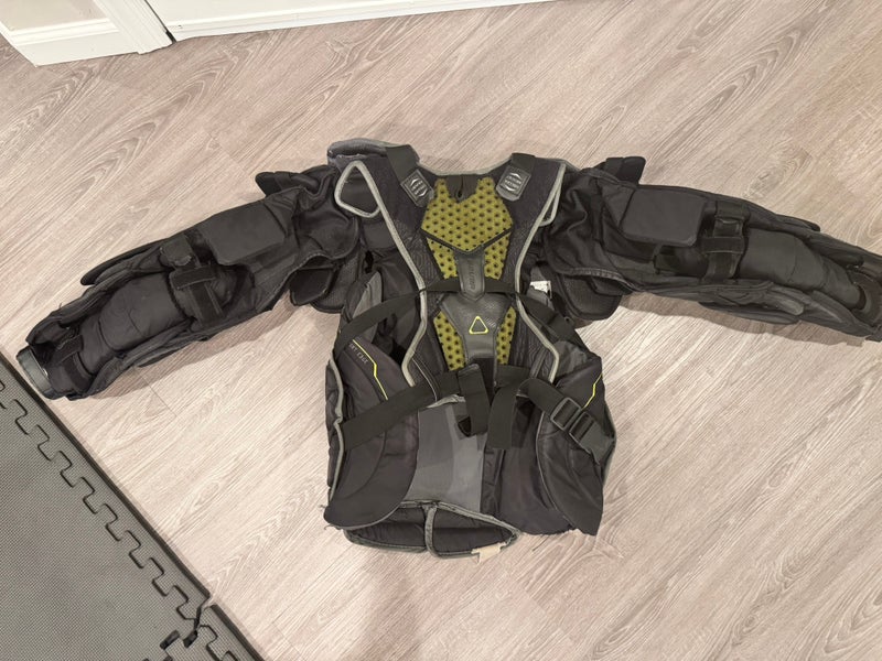 Bauer Supreme Mach Chest Protector Senior Medium | SidelineSwap | Buy ...