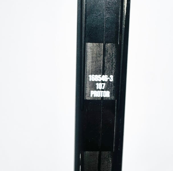 New Custom Black Bauer Vapor Hyperlite 2 (Proto R Build) Hockey Stick ...