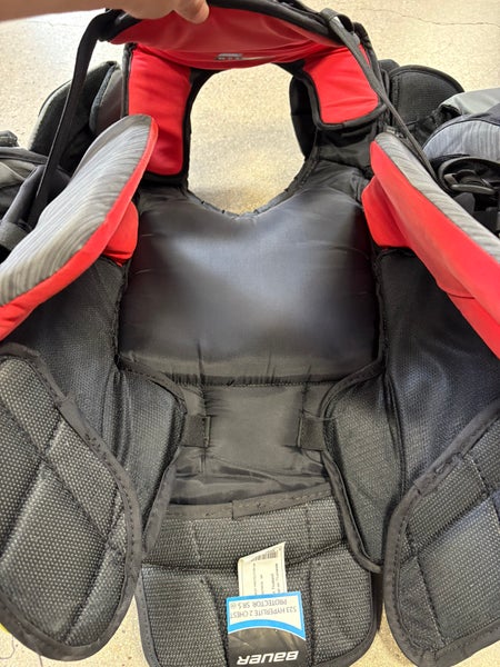 Senior Small Bauer Vapor Hyperlite 2 Goalie Chest Protector (Used ...