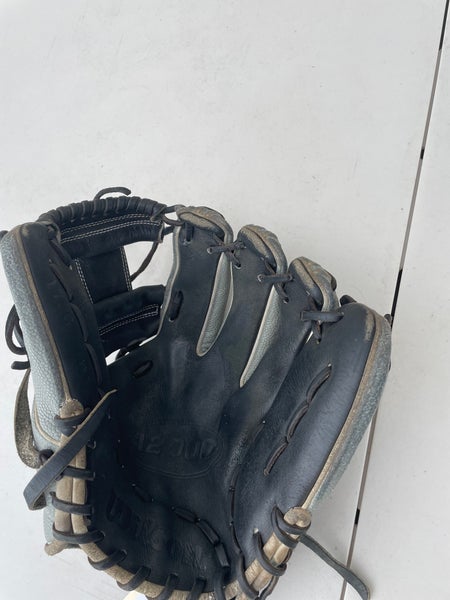 Gray Wilson A2000 RH Infield Baseball Glove 11.5" (Used) | SidelineSwap ...