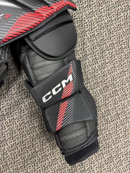 CCM EFLEX 7 Senior Large Goal chest Protector | SidelineSwap | Buy and Sell on SidelineSwap
