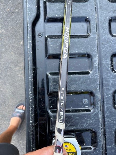 Youth Bauer Hyperlite 2 Right Handed Hockey Stick P28 (Used ...
