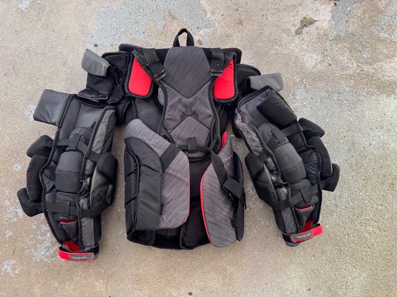 Medium Bauer Vapor Hyperlite 2 Goalie Chest Protector (Used ...