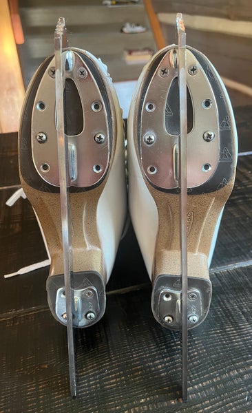 Jackson Ultima Freestyle Figure Skates Adult 5.5 (Used) | SidelineSwap ...