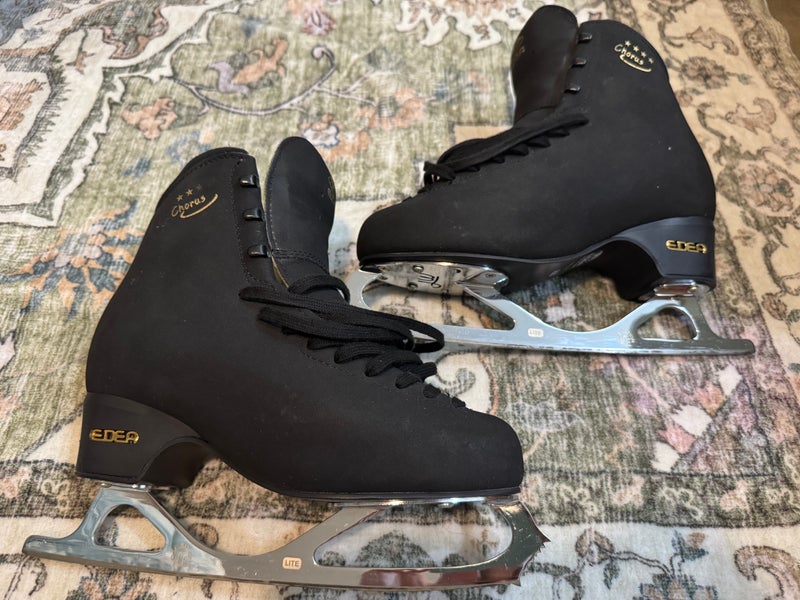 EDEA Chorus Figure Skates 255C + 9.5" Blades (Used) | SidelineSwap ...