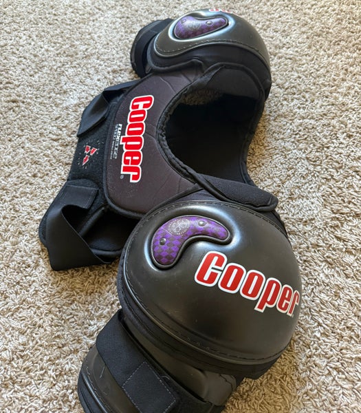 Cooper SP800 Hockey Shoulder Pads | SidelineSwap | Buy and Sell on ...