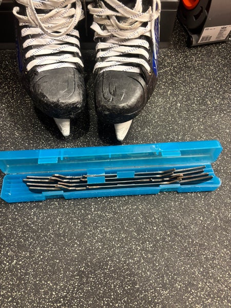 2024 Bauer Vapor Custom Blue Hyperlite 2 Hockey Skates Regular Width 8. ...