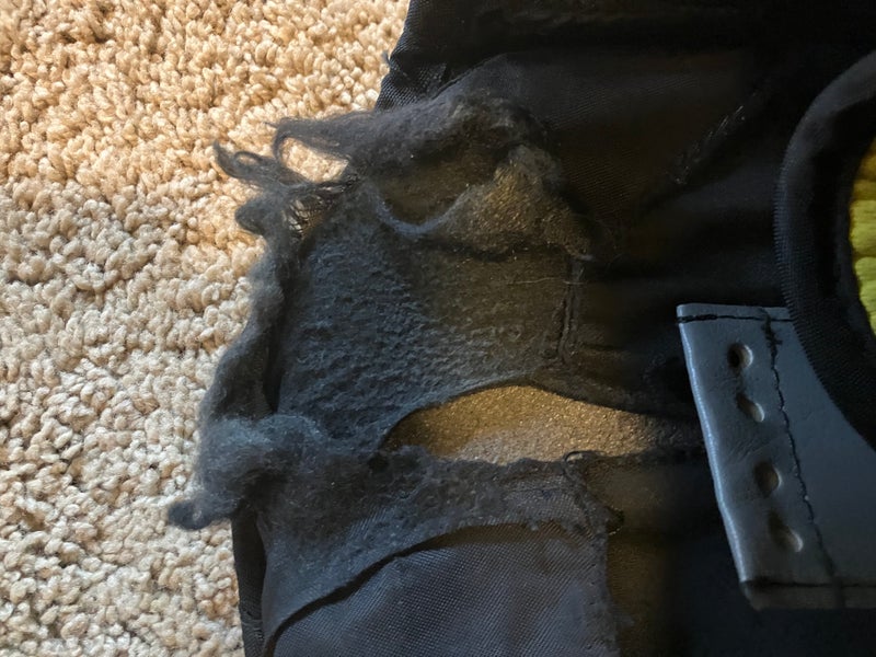 Warrior RX3E+ Intermediate Goalie Breezers – SM/MD | SidelineSwap | Buy ...