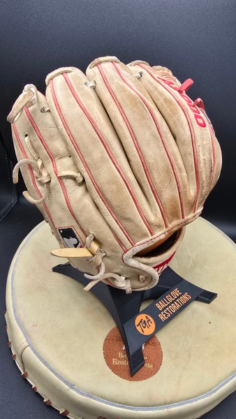 Infield RH Wilson A2000 DP15 Baseball Glove 11.5" | SidelineSwap | Buy ...