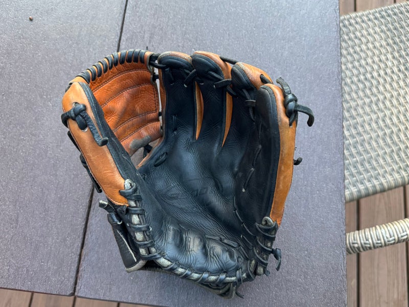 Wilson A3000 Exo Tech 10.75” Baseball Glove | SidelineSwap | Buy and ...