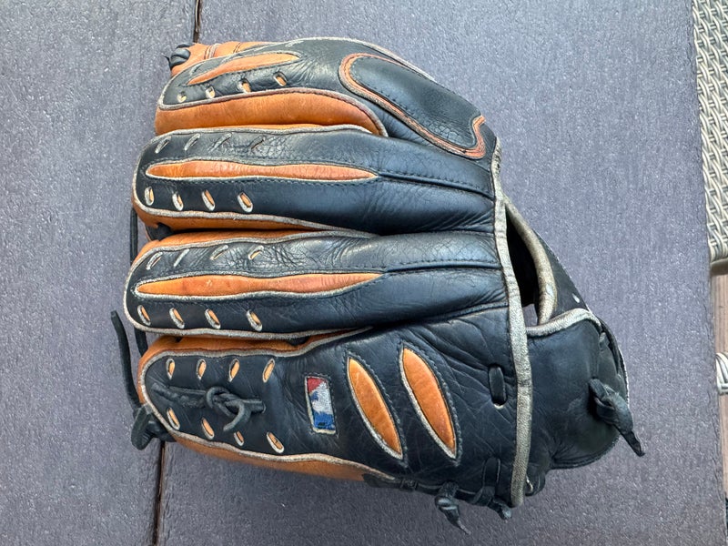 Wilson A3000 Exo Tech 10.75” Baseball Glove | SidelineSwap | Buy and ...