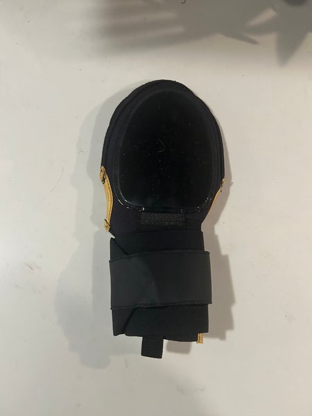 Bruce Bolt Black & Gold Adult Sliding Mitt | SidelineSwap | Buy and ...
