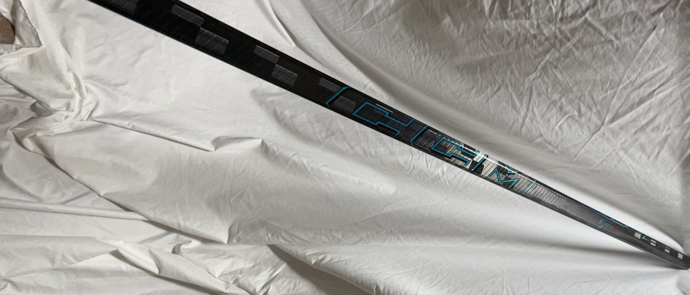 Like New CCM Vizion 70 flex P29 1/4 curve right hand stick ...