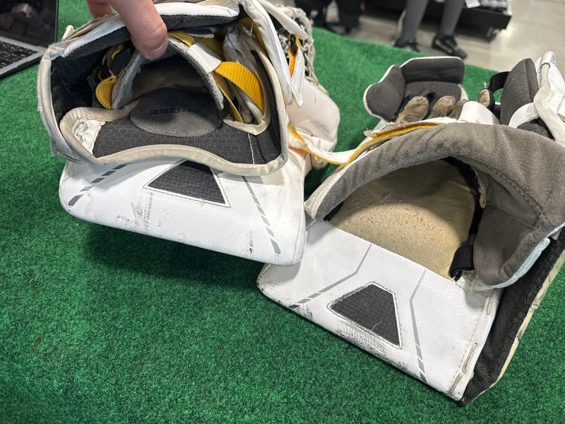 White Green & Yellow Senior Bauer Hyperlite Goalie Full Set Regular ...