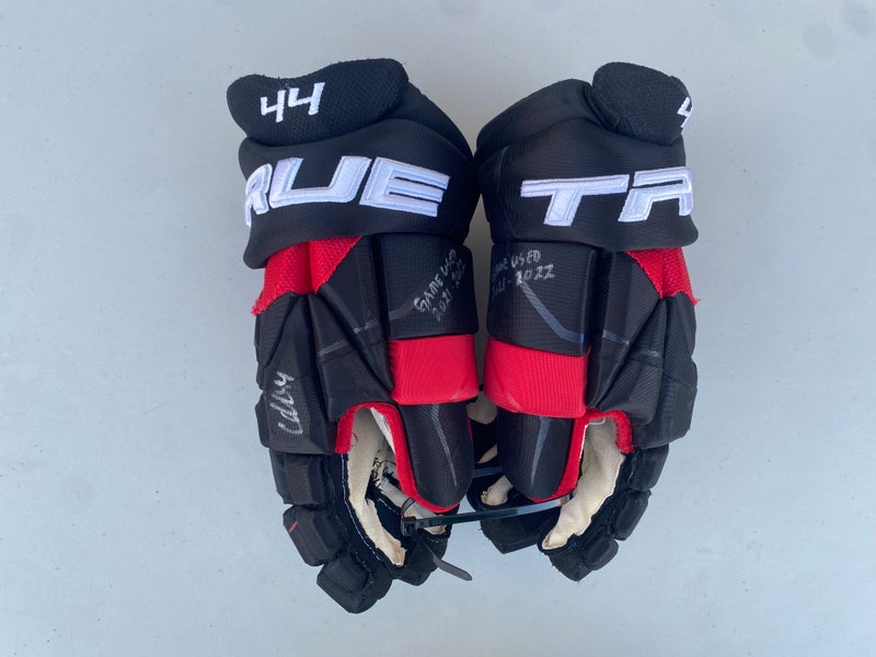 TRUE Pro Stock Catalyst 9X PRO Hockey Gloves 15" Blackhawks 8695 ...