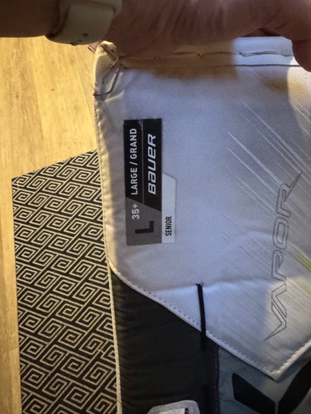 35" Bauer Vapor X5 Pro Goalie Leg Pads (Used) | SidelineSwap | Buy and ...
