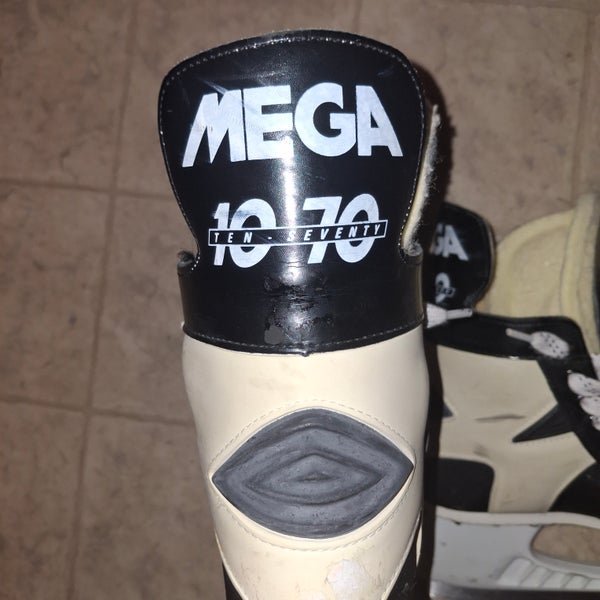 Micron Mega 1070 Hockey Skates Regular Width 8 (Used) | SidelineSwap ...