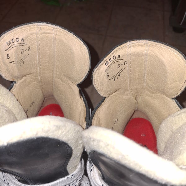 Micron Mega 1070 Hockey Skates Regular Width 8 (Used) | SidelineSwap ...
