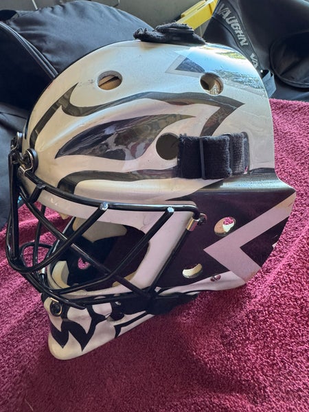 Pro mask | SidelineSwap | Buy and Sell on SidelineSwap