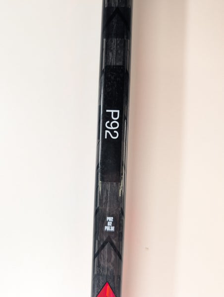 (One Stick) New Senior Red RH Bauer Pulse, 82 Flex, P92 | SidelineSwap ...