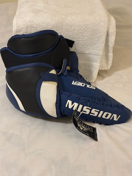New w/Tags Warrior Soldier Ice Hockey Goalie Catcher RIGHT HAND Senior ...