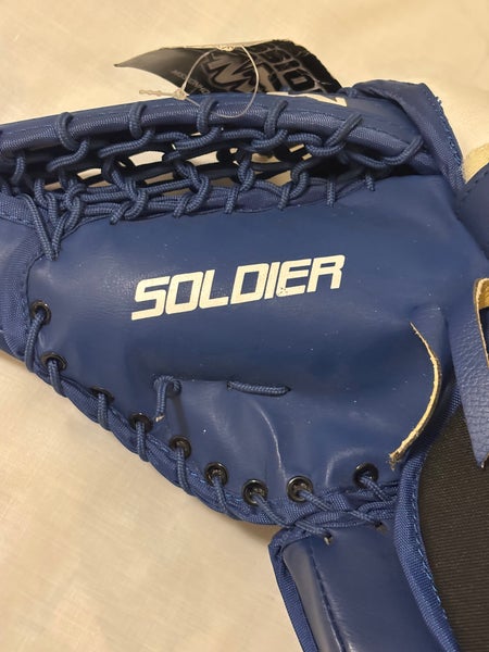 New w/Tags Warrior Soldier Ice Hockey Goalie Catcher RIGHT HAND Senior ...