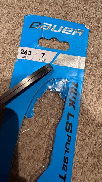 NEW BAUER PULSE Ti RUNNER - SIZE 7 - 263 | SidelineSwap | Buy and Sell ...