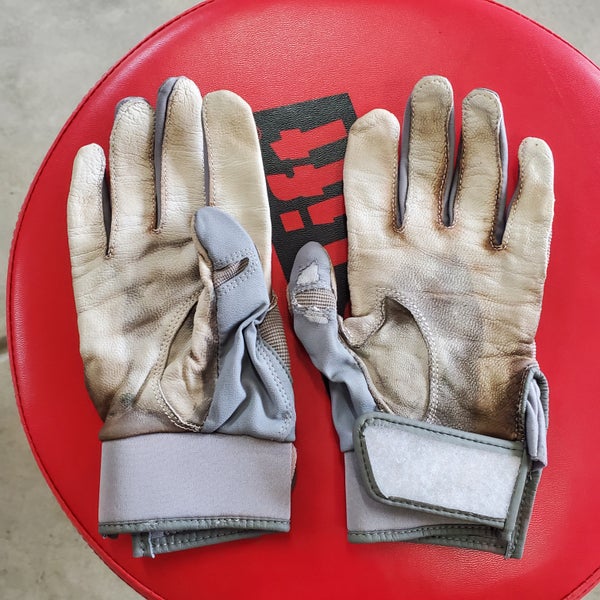 Victus Batting Gloves (Used) | SidelineSwap | Buy and Sell on SidelineSwap