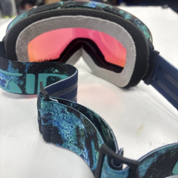 Brand New Womens Giro Vivid Ski & Snowboard Goggles. Lenses By ZEISS ...