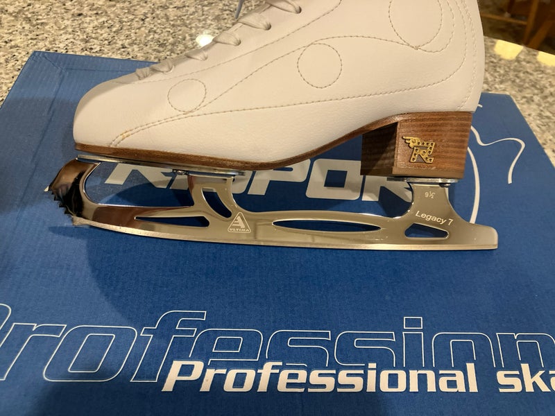 Risport Royal Pro Figure Skates C Adult 25.0 (Like New) | SidelineSwap ...