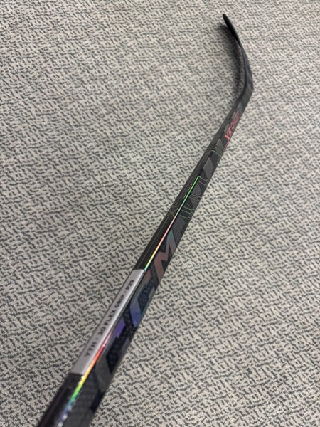 Youth CCM XF Ghost Right Handed Hockey Stick P29 30 Flex (New ...
