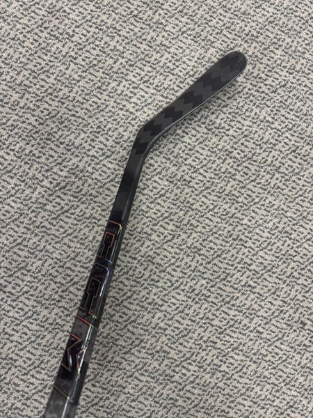 Youth CCM XF Ghost Right Handed Hockey Stick P29 30 Flex (New ...