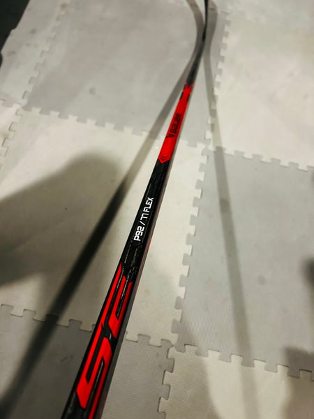 Senior Bauer Pulse RH Red Hockey Stick P92 77 Flex Pro Stock (New ...