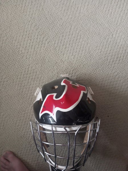 Senior Large Heaton Goalie Mask (Used) | SidelineSwap | Buy and Sell on ...