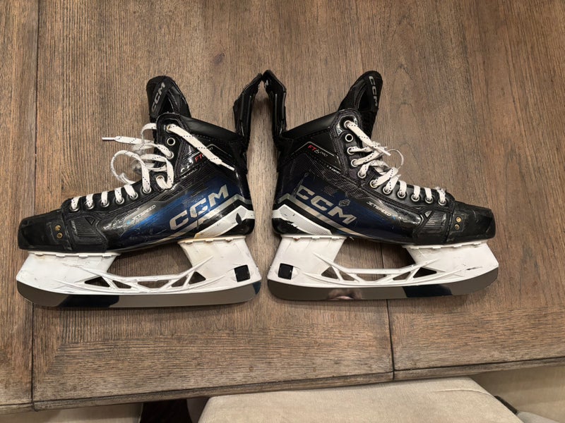 Custom Navy and White CCM JetSpeed FT6 Pro Hockey Skates Regular Width ...