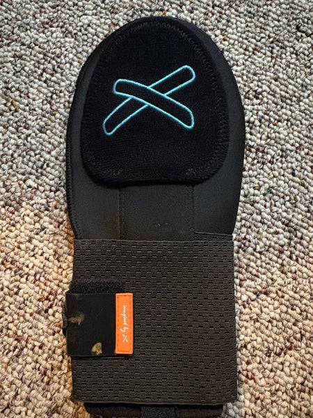 Black Senior Sliding Mitt (Used) | SidelineSwap | Buy and Sell on ...