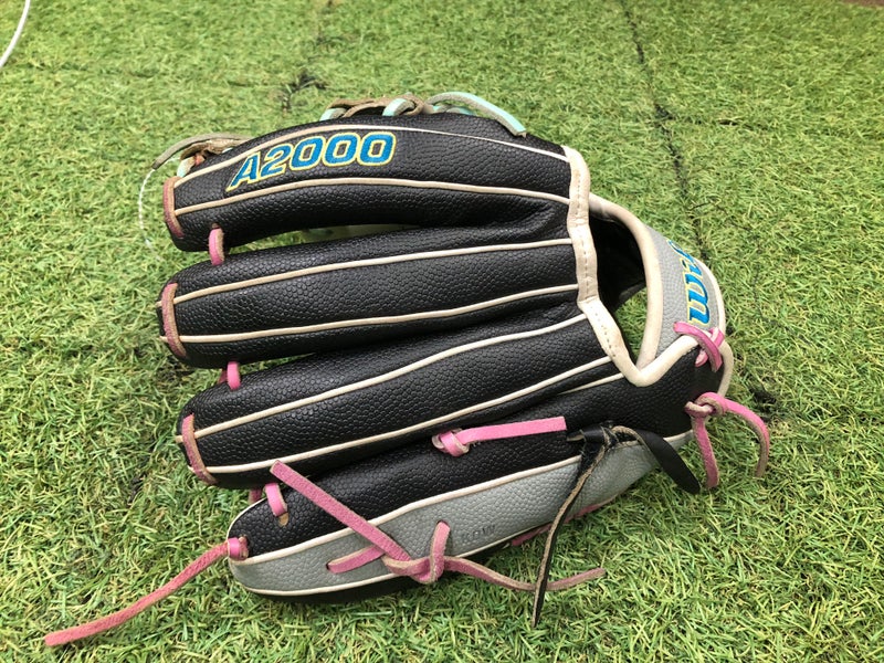 Wilson A2000 RH Infield Baseball Glove 11.5" (Used) | SidelineSwap ...